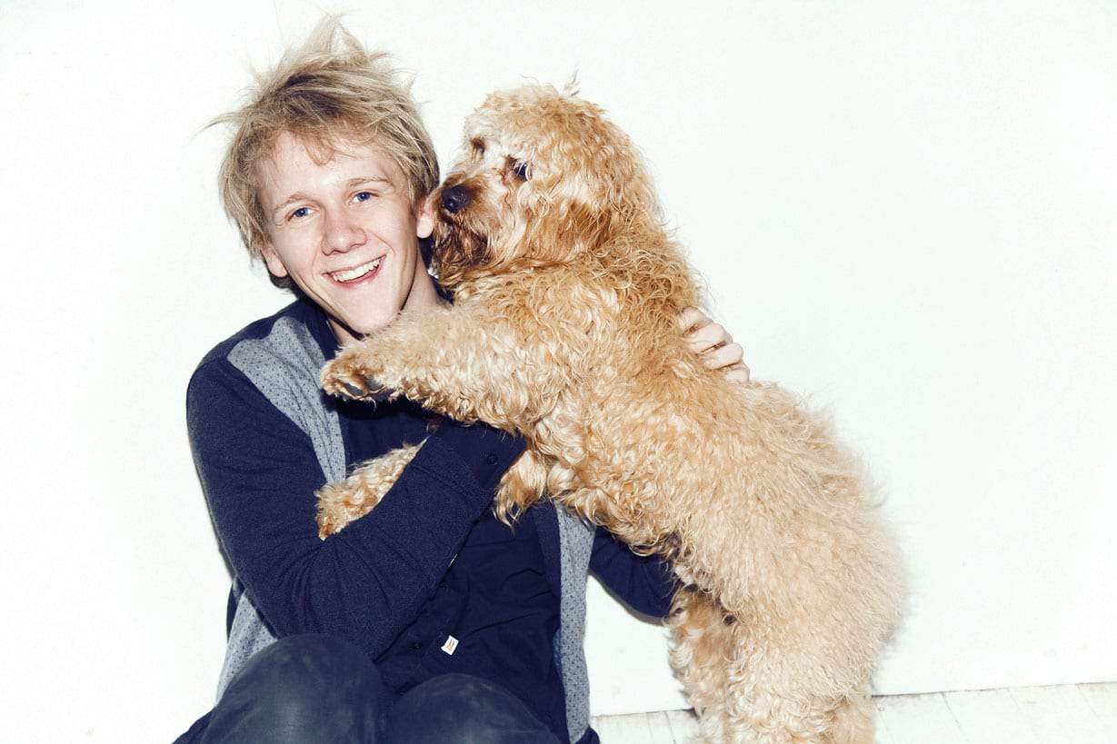 Comedian Josh Thomas and his dog, John - Pets4Life Dog Training